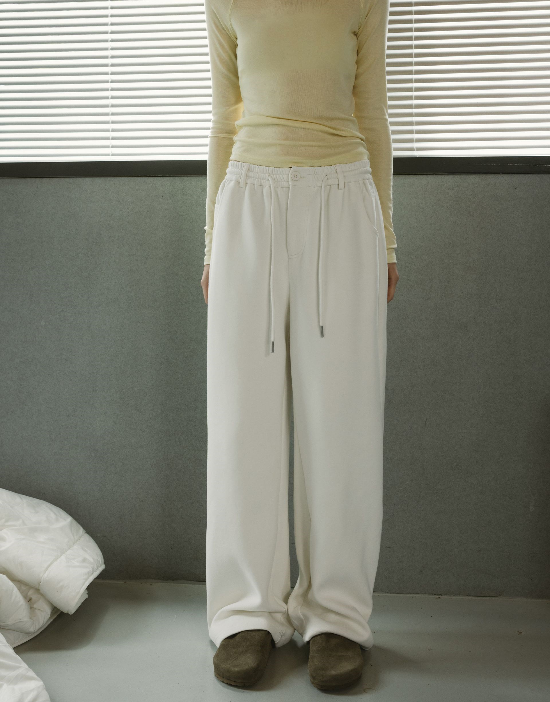 品牌LOGO厚磅腰鬆緊抽繩長褲 ｜ PAZZO 生活好感衣著