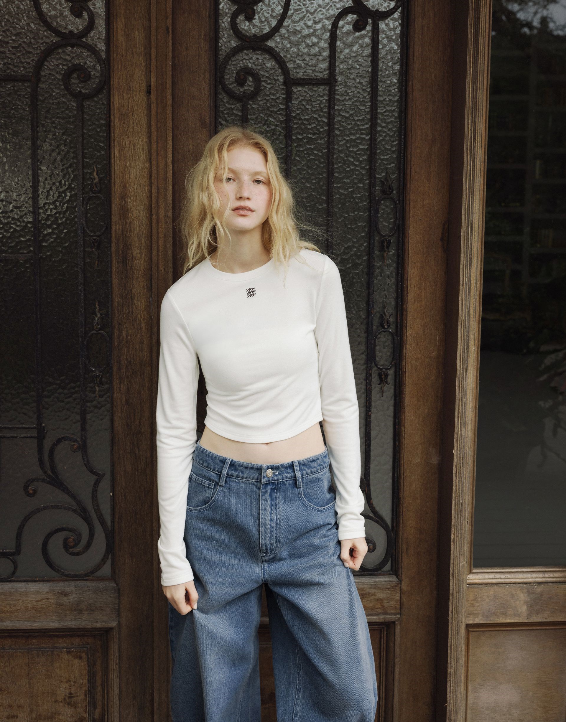 品牌LOGO內刷毛圓弧修身上衣 ｜ PAZZO 生活好感衣著