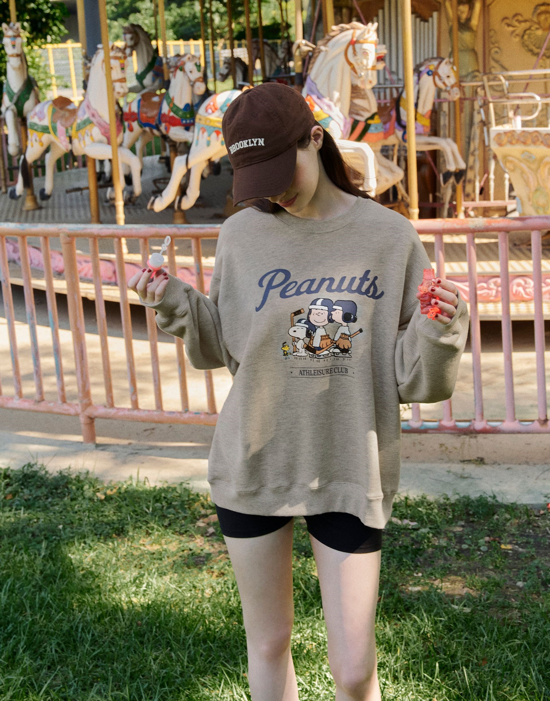 MIT PEANUTS 曲棍球印花圓領大學TEE ｜ PAZZO 生活好感衣著