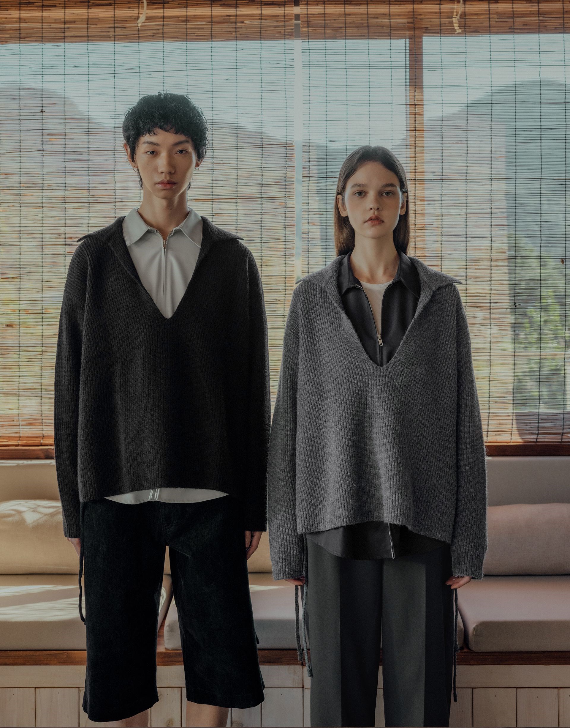 大V翻領坑條針織上衣(unisex) ｜ PAZZO 生活好感衣著