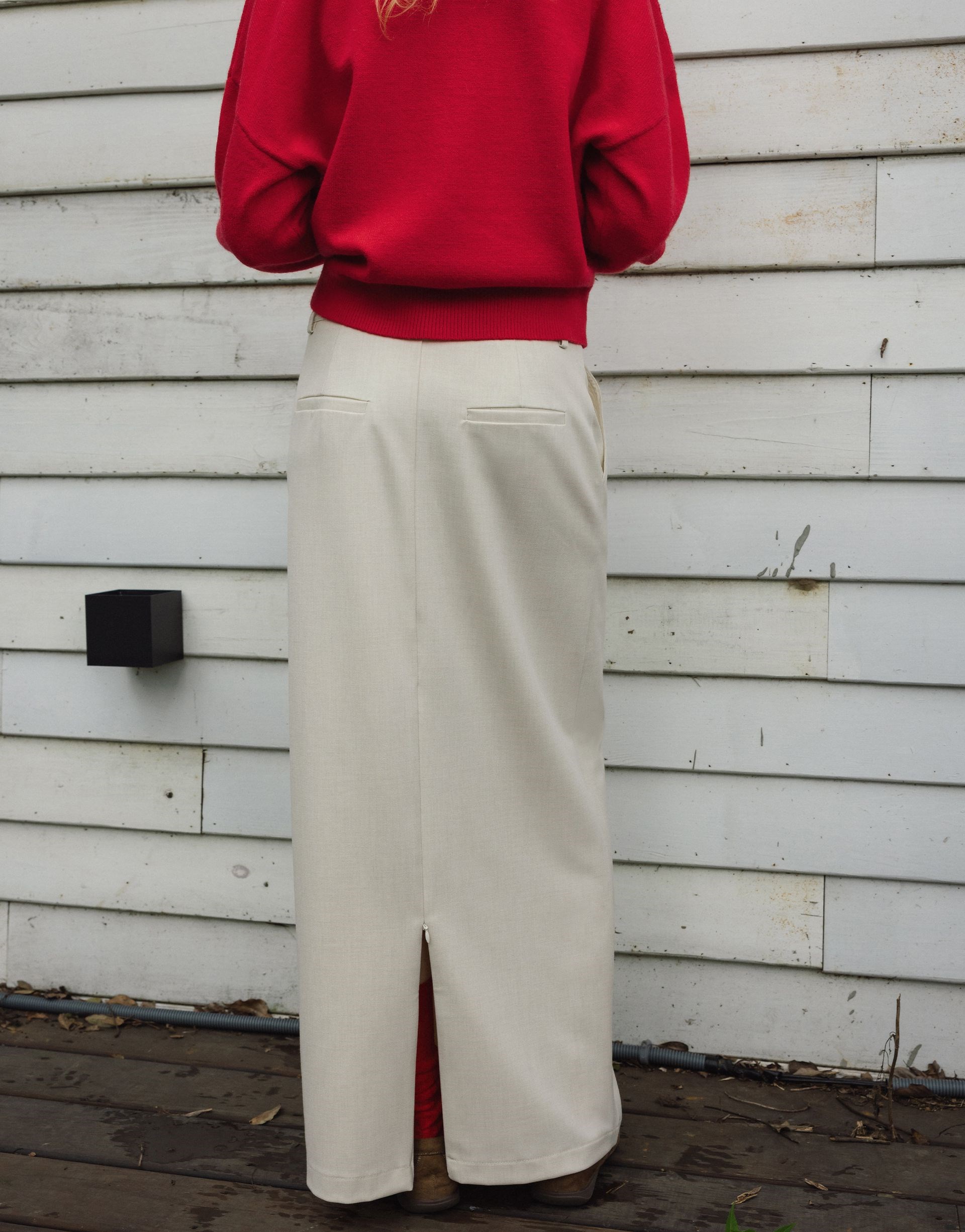 品牌LOGO刺繡後開岔長裙 ｜ PAZZO 生活好感衣著